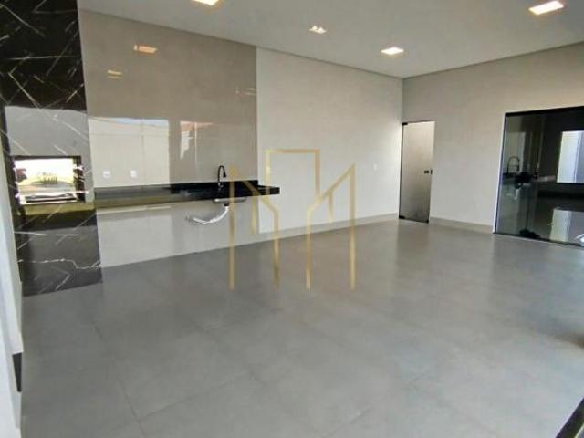 Casa à venda em Uberlândia MG: 3 quartos, 1 suíte, 140m², localizada no Jardim Holanda!
