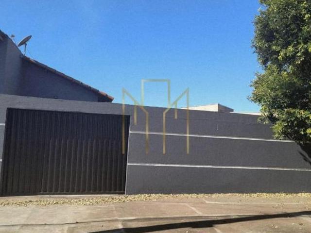 Casa à venda em Uberlândia MG, bairro Dona Zulmira: 3 quartos, suíte, 2 vagas Imperdível!