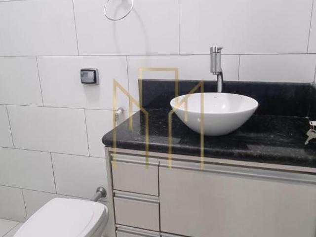Casa à venda em Uberlândia MG, bairro Jardim Europa: 3 quartos, 1 suíte, 136m² Imperdível!