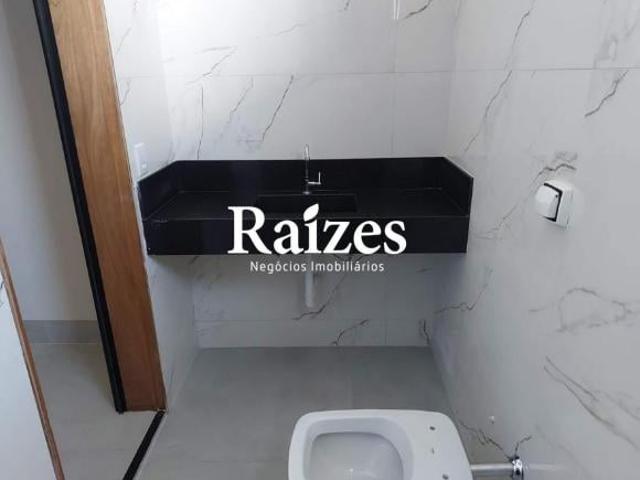 Casa à Venda em Uberlândia no Bairro Laranjeiras com 3/4 sendo 1 suíte, 2 Vagas, Varanda Gourmet