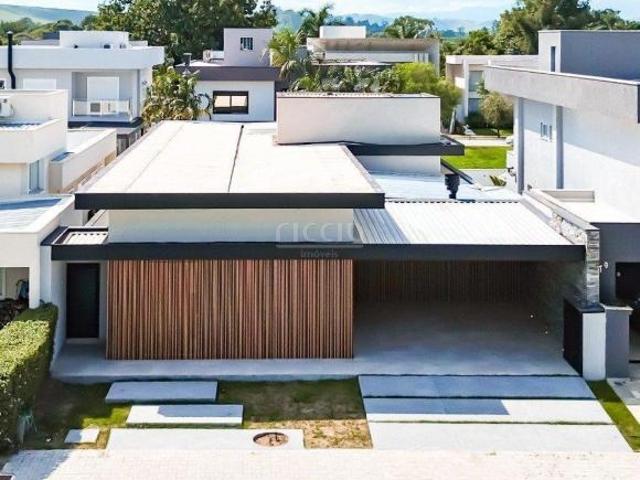 Casa à venda em Urbanova