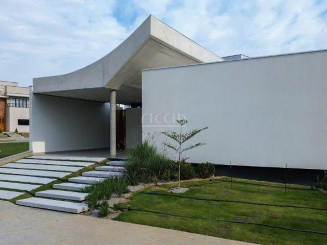 Casa à venda em Urbanova