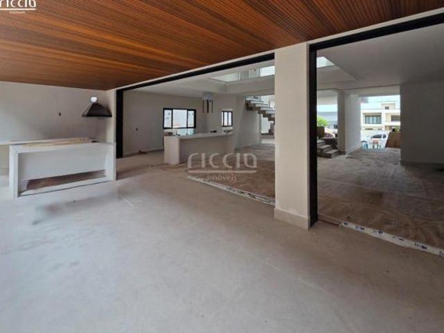 Casa à venda em Urbanova