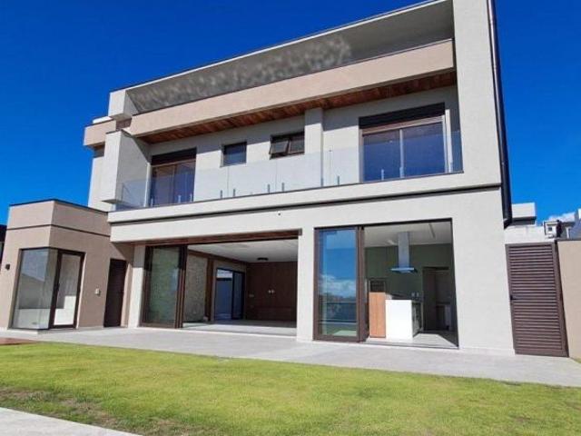 Casa à venda em Urbanova