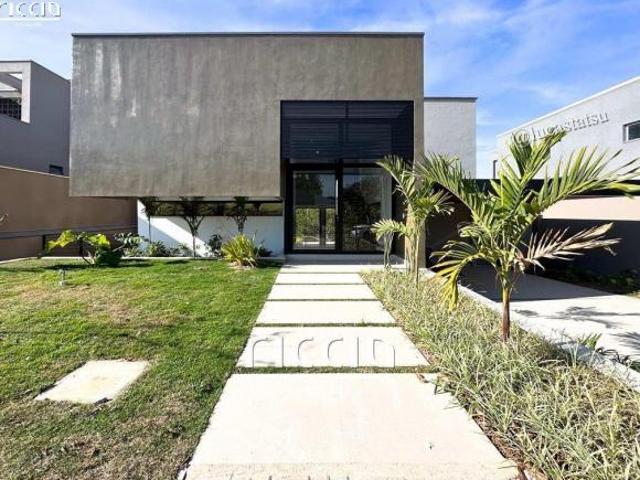 Casa à venda em Urbanova