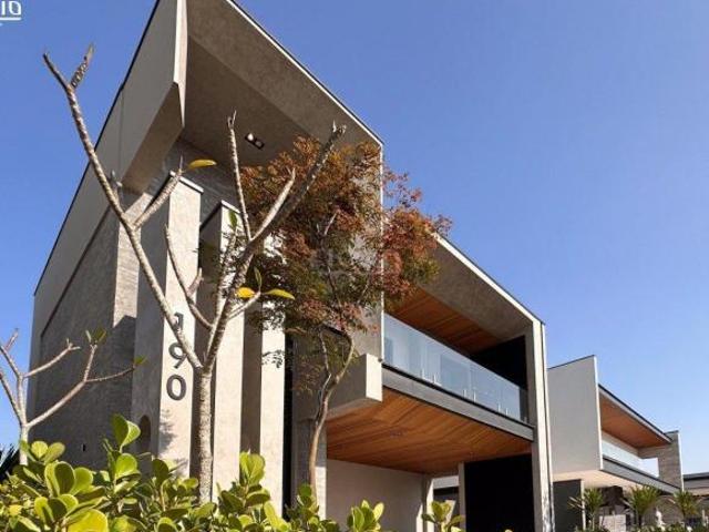 Casa à venda em Urbanova