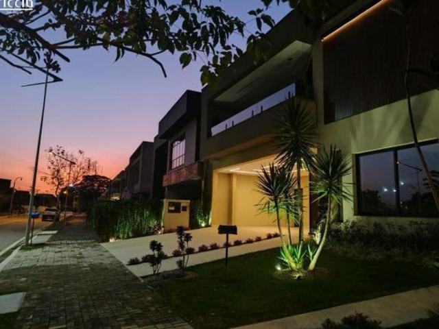 Casa à venda em Urbanova