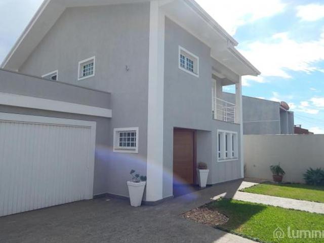 CASA À VENDA EM UVARANAS