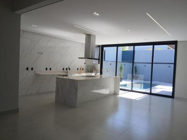Casa à venda em Votorantim, Alphaville Nova Esplanada, com 4 suítes, com 245 m²
