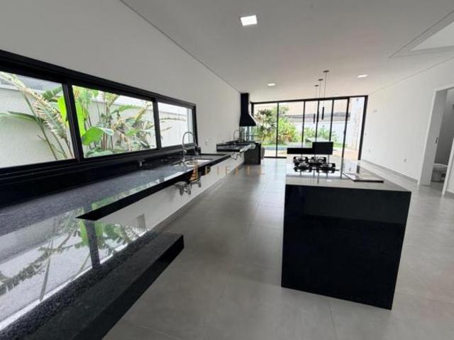 Casa à venda em Votorantim, Alphaville Nova Esplanada, com 3 suítes, com 230 m²