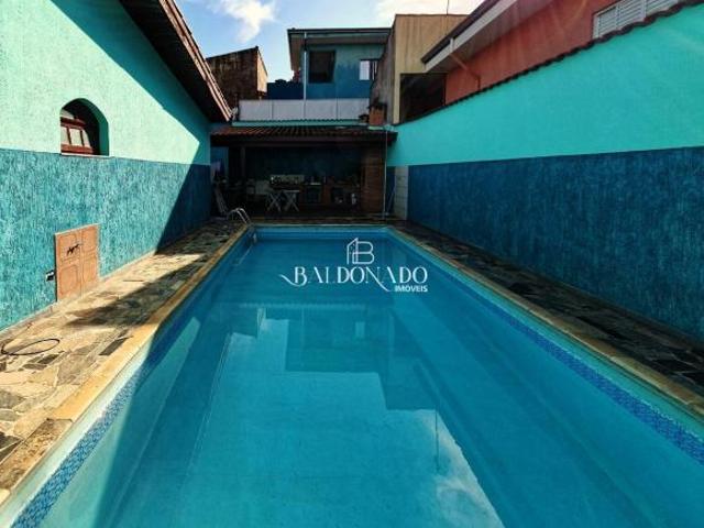 Casa à venda em VOTORANTIM no Parque Jataí com 4 dorm, piscina e área Gourmet e Salão Comercial