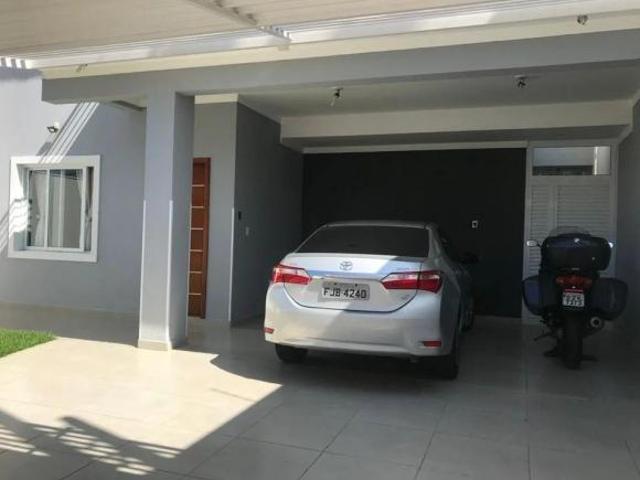 Casa à Venda em Votorantim SP, Jardim Karolyne: 3 Quartos, 3 Suítes, 2 Salas, 4 Banheiros, 1 Vaga, 2