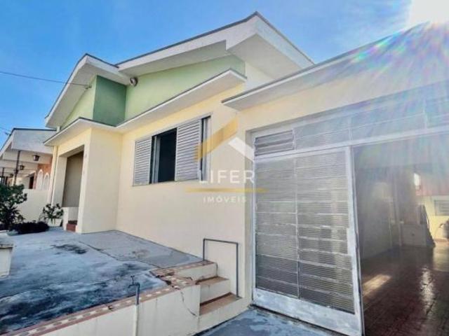 CASA À VENDA EM VALINHOS
