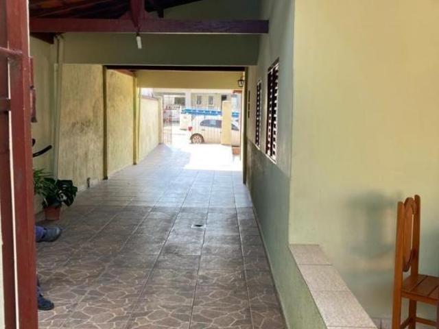 Casa a venda em valinhos