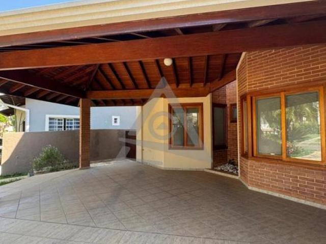 Casa à venda em Valinhos, Condomínio Residencial Terras do Caribe, com 3 suítes, com 372 m²