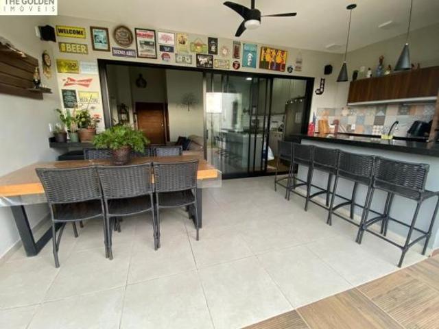 Casa a venda em Valinhos, Casa a venda no Condominio Residencial Mont Alcino