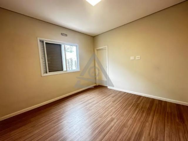 Casa à venda em Valinhos, Chácaras Silvania, com 3 suítes, com 200 m², Tabapuã