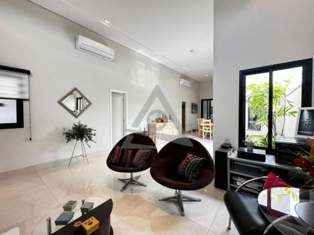 Casa à venda em Valinhos, Jardim São Marcos, com 3 suítes, com 190 m², Vila do Sol