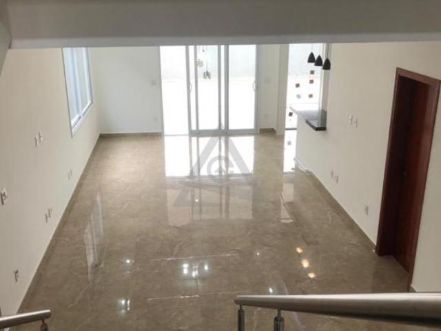 Casa à venda em Valinhos, Lenheiro, com 3 suítes, com 223 m², Condomínio Village Santa Clara