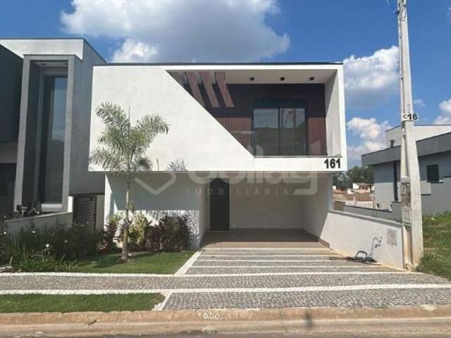 Casa a venda em Valinhos no Condomínio Bosque da Mata