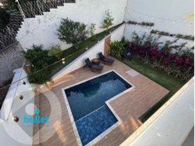 Casa à venda em Valinhos – Santa Cruz, 240m² úteis, 360m² de terreno, financiamento disponível