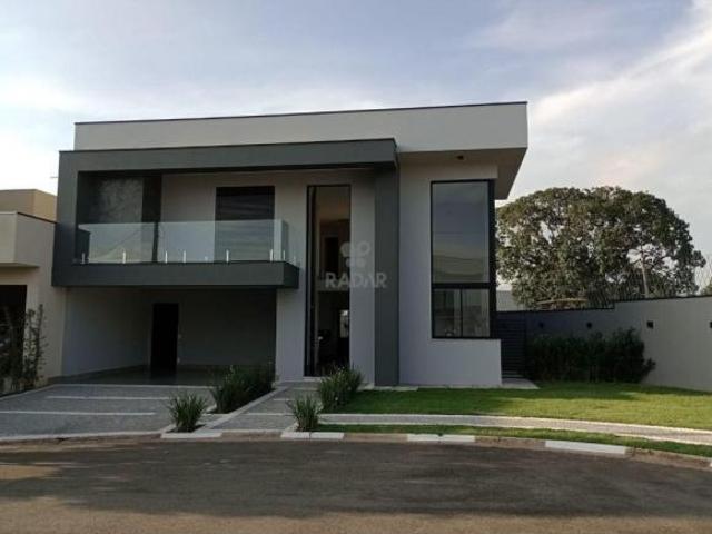 Casa à venda em Valinhos, Santa Cruz, com 3 suítes, com 230 m²