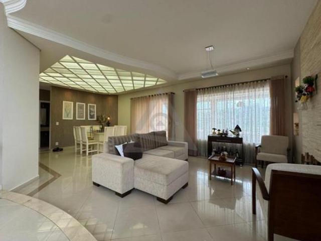 Casa à venda em Valinhos, Santa Cruz, com 3 suítes, com 350 m², Terras do Caribe