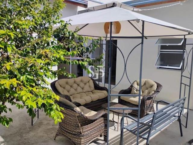 Casa à venda em Valinhos SP: 2 quartos, 2 salas, 1 banheiro, 2 vagas, 160m² no Loteamento Residencia