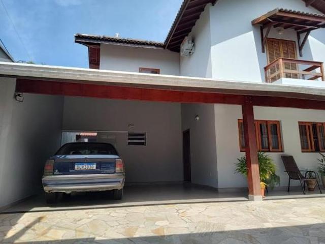 Casa à venda em Valinhos, Parque Terranova, com 3 quartos, com 300 m²