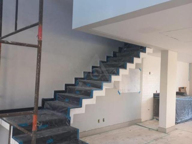Casa à venda em Valinhos, Roncáglia, com 4 quartos, com 300 m², Residencial Mont&apos Alcino
