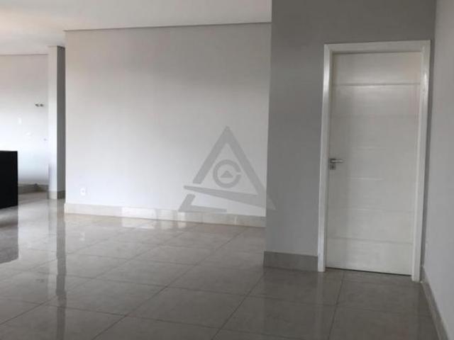 Casa à venda em Valinhos, Roncáglia, com 3 quartos, com 243 m², Residencial Mont&apos Alcino