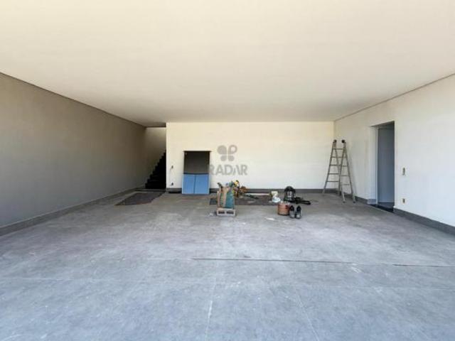 Casa à venda em Valinhos, Roncáglia, com 3 suítes, com 235.06 m², Residencial Mont&apos alcino