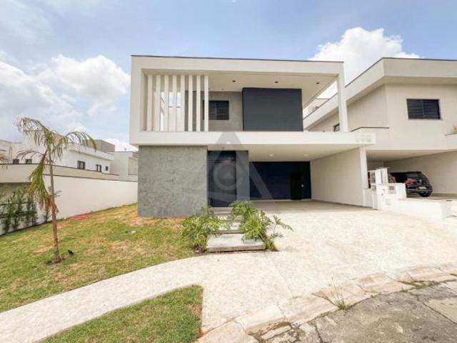 Casa à venda em Valinhos, Roncáglia, com 3 suítes, com 239 m², Residencial Mont&apos Alcino