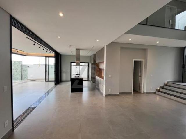 Casa à venda em Valinhos, Roncáglia, com 3 suítes, com 260 m², Residencial Mont&apos Alcino