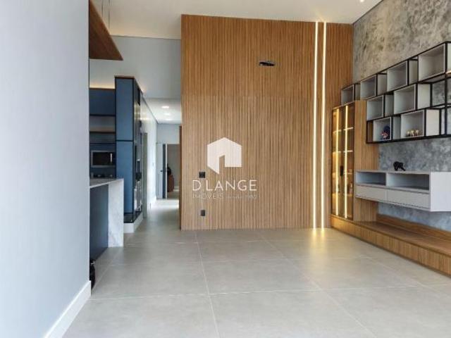 Casa à venda em Valinhos, Residencial Santa Maria, com 3 suítes, com 218 m²