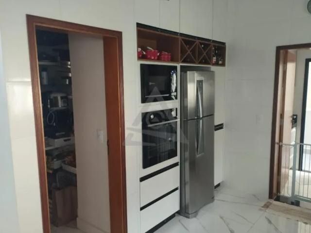 Casa à venda em Valinhos, Vila Capuava, com 3 suítes, com 230 m², Colline Di Parma