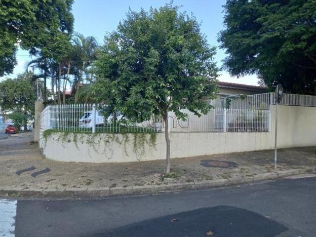 Casa à venda em Valinhos, Vila Santo Antônio, com 3 quartos, com 187 m²