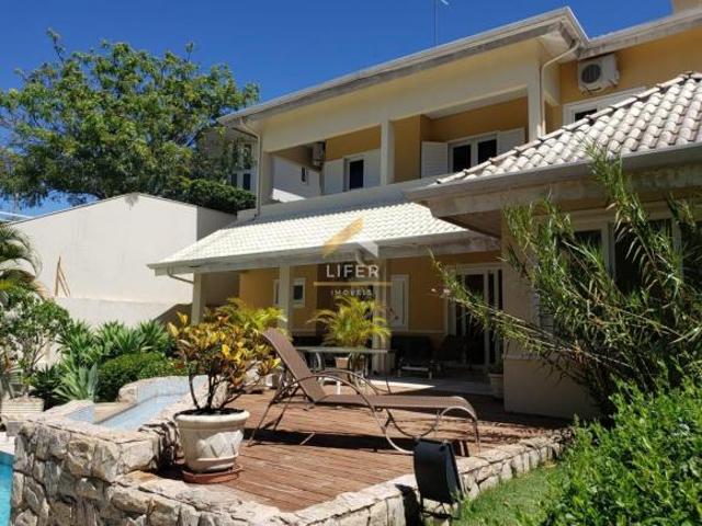 Casa à Venda em Valinhos/SP