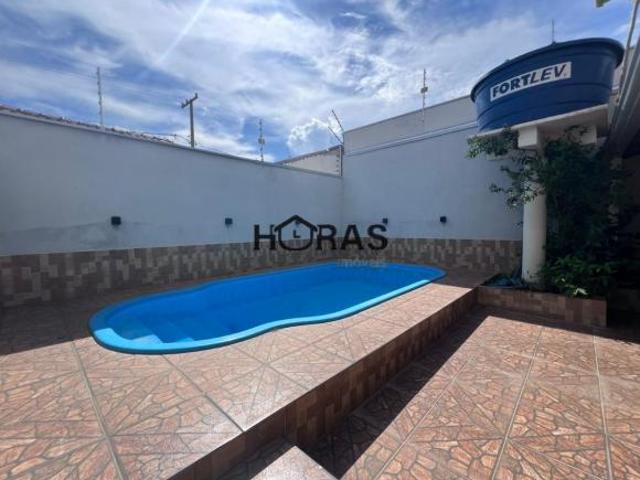 Casa à Venda em Várzea Grande | 2 Quartos | Piscina | R$ 380 Mil