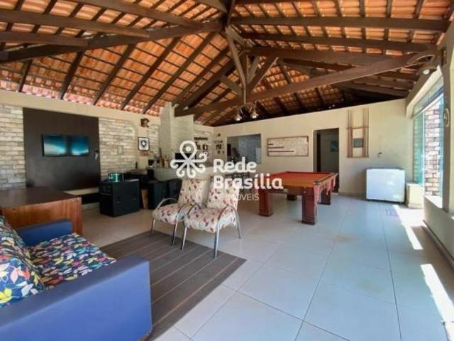 Casa à Venda em Vicente Pires, Rua 1 no Jóquei, 4 Quartos, Lote de 800m² e Lazer Completo