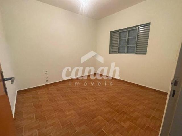 Casa à Venda em Vila Tiberio 3 Dormitórios por R$300.000