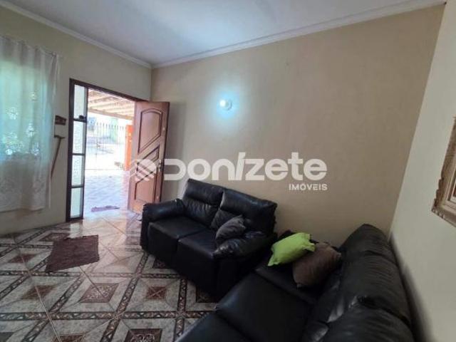 Casa à venda em Vila Tibiriçá Santo André — 3 quartos, 2 vagas, financia e permuta