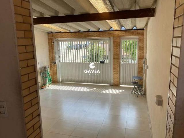 Casa à venda em Vila Valença, São Vicente | 3 dorms, piscina e churrasqueira
