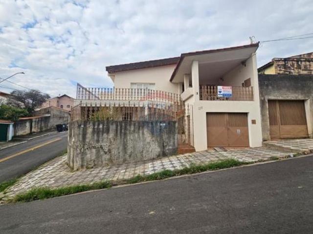 Casa a venda em Vila Adélia!