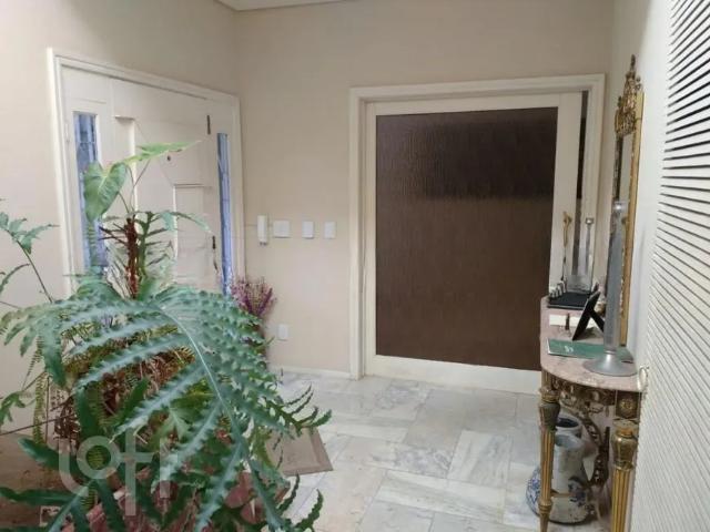 Casa à venda em Vila Assunção com 400 m², 3 quartos, 3 suítes, 4 vagas