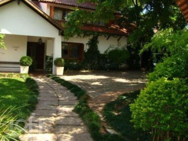 Casa à venda em Vila Assunção com 700 m², 4 quartos, 2 suítes, 9 vagas