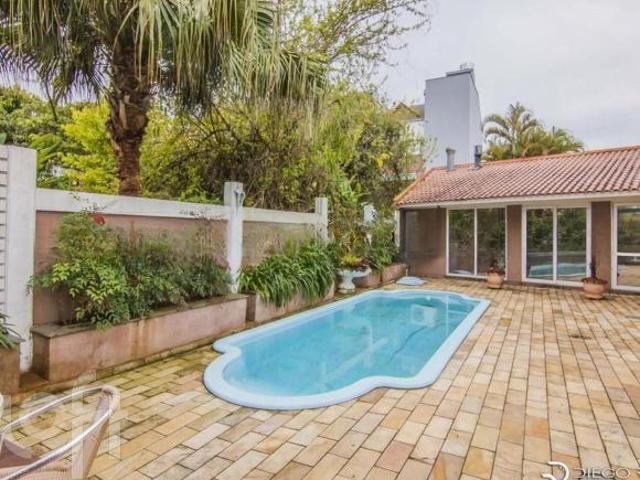 Casa à venda em Vila Assunção com 162 m², 3 quartos, 1 suíte, 2 vagas