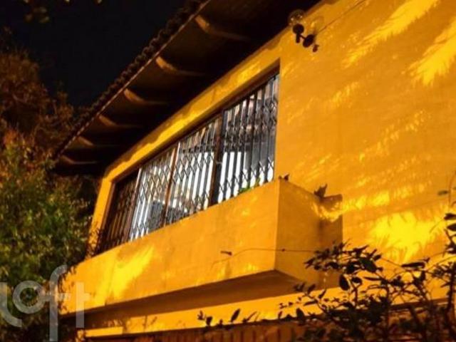 Casa à venda em Vila Assunção com 265 m², 3 quartos, 1 suíte, 4 vagas