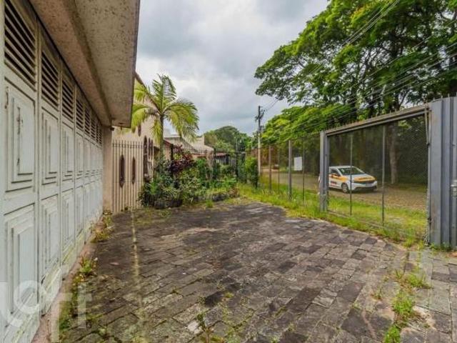 Casa à venda em Vila Assunção com 300 m², 5 quartos, 1 suíte, 3 vagas