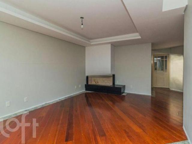 Casa à venda em Vila Assunção com 307 m², 3 quartos, 1 suíte, 2 vagas